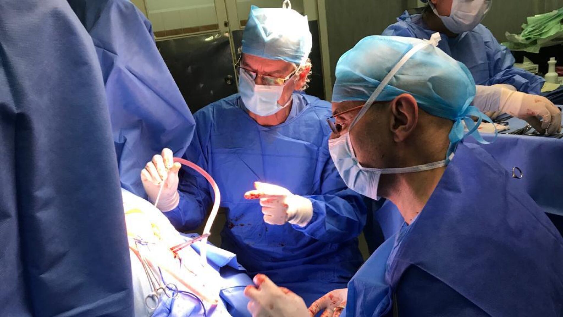 El Doctor Miguel Litton llega a Lima con la colaboración de la ...