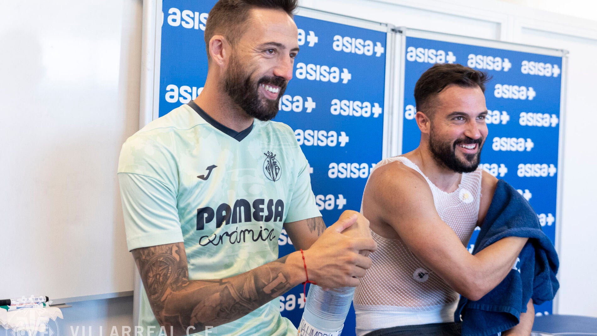 Morales ya conoce a sus nuevos compañeros del Villarreal | Onda Cero Radio