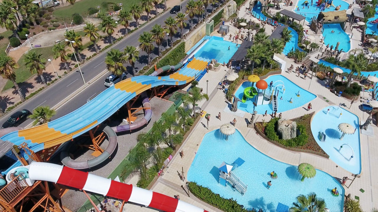 El parque acuático Polinesia refresca cada verano a miles de personas ...