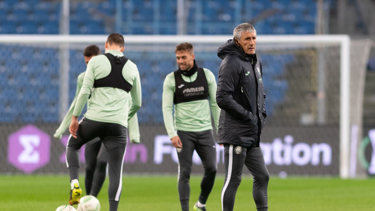 Tensa reunión entre Quique Setién y la plantilla del Villarreal | Onda ...