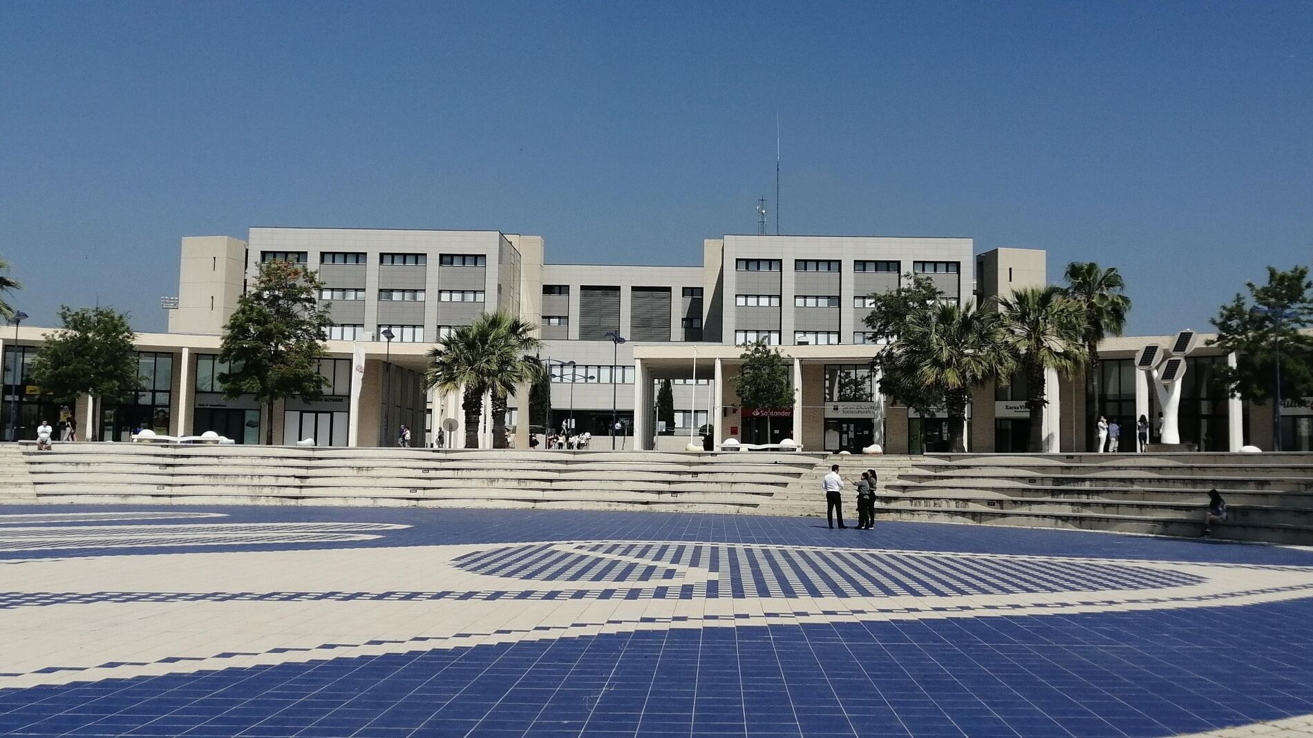 La Biblioteca de la UJI abre las 24 horas durante el periodo de ...
