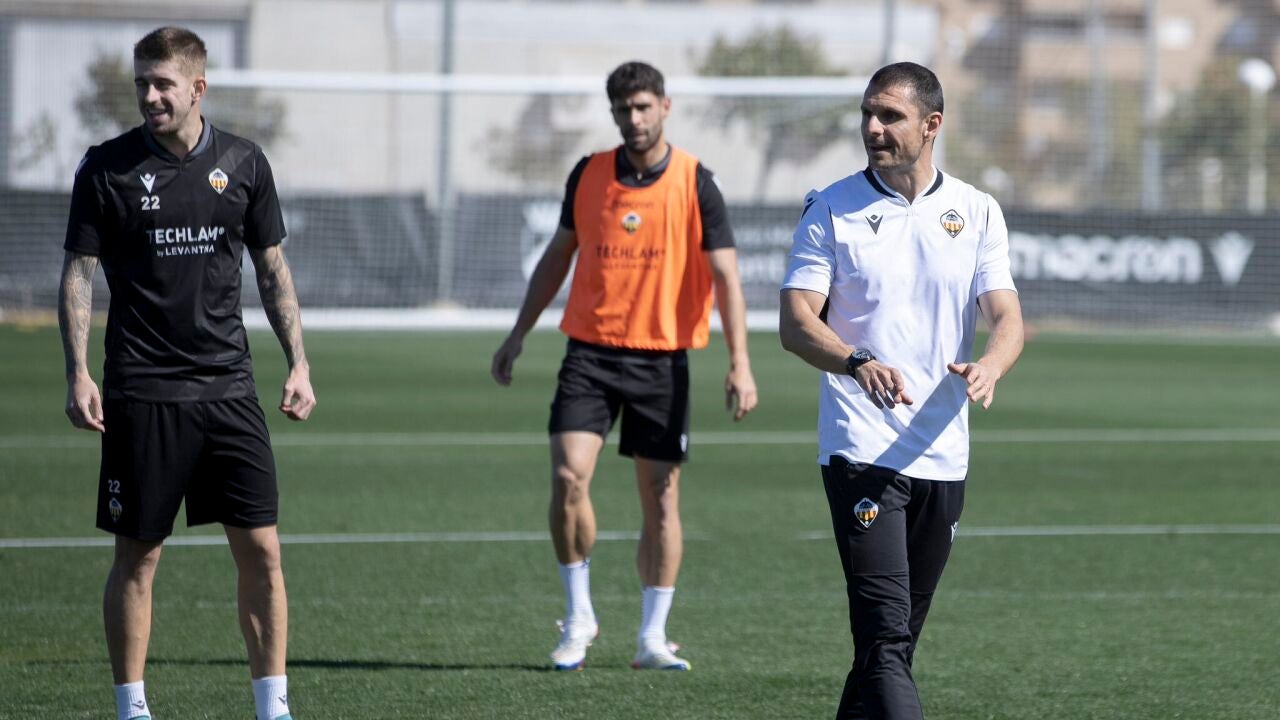 Rudé: "Queremos meter presión al Eldense" | Onda Cero Radio