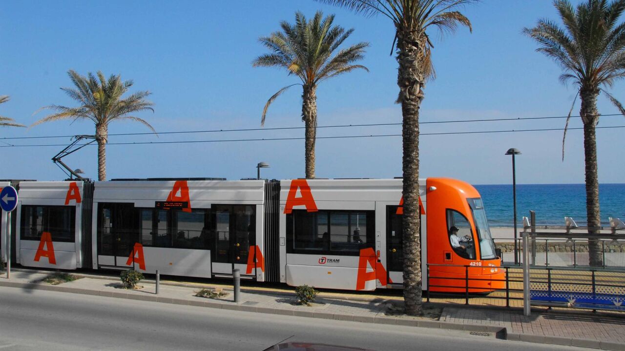 El Tranvía de Alicante (TRAM) amplía sus horarios los días festivos de ...
