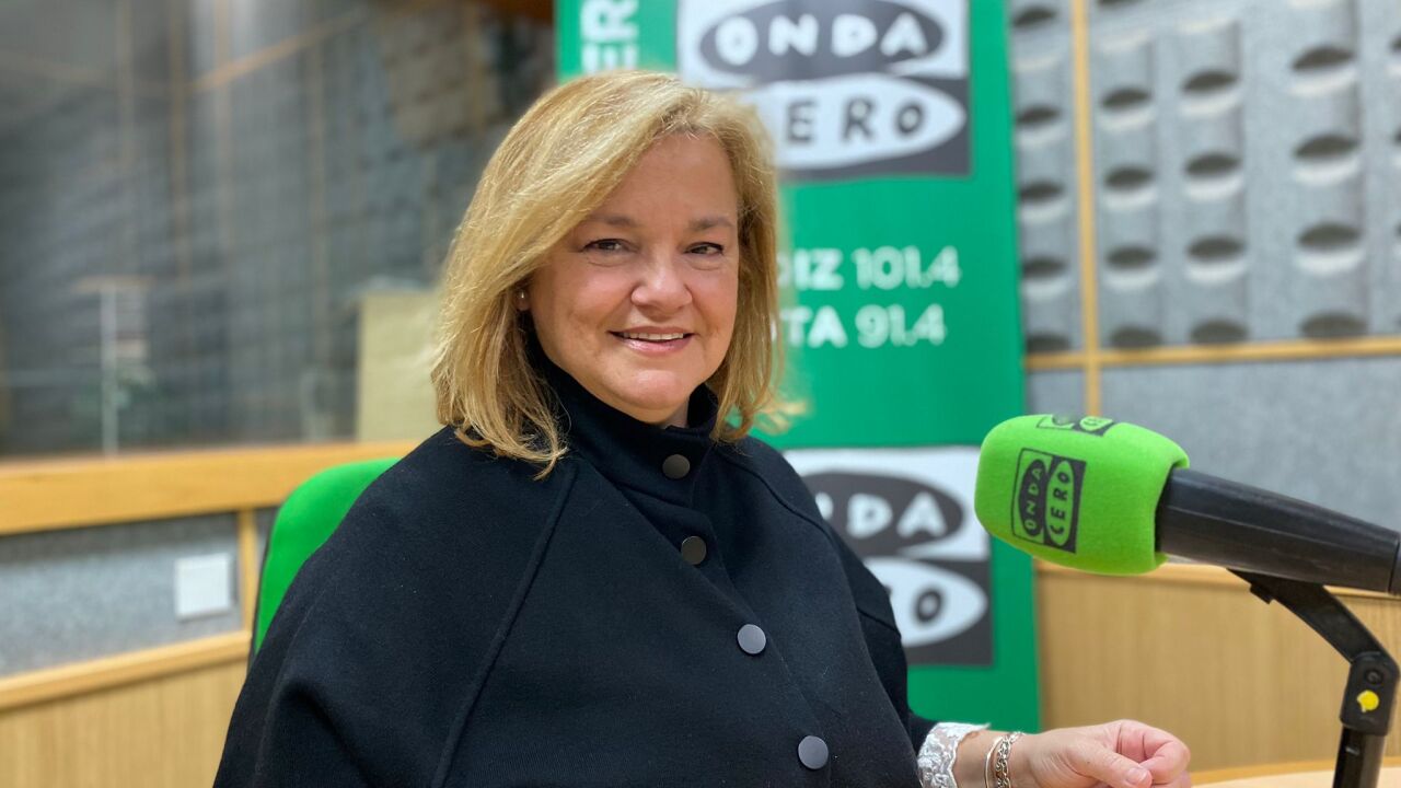 María José de Alba presenta la lista del PP de San Fernando para las ...