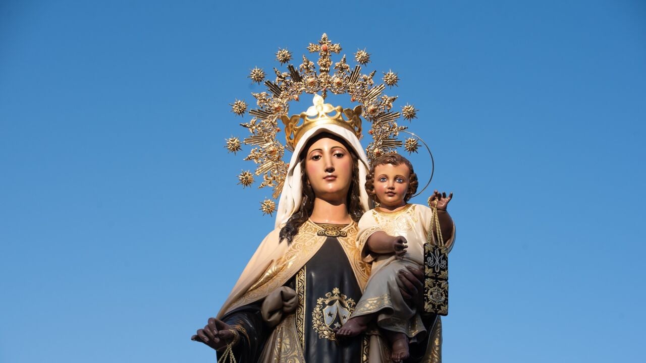 La Hermandad de la Virgen del Carmen de El Palo ultima su salida ...