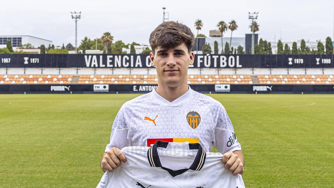 Martín Tejón: "Siempre es un orgullo llevar este escudo y esta camiseta ...