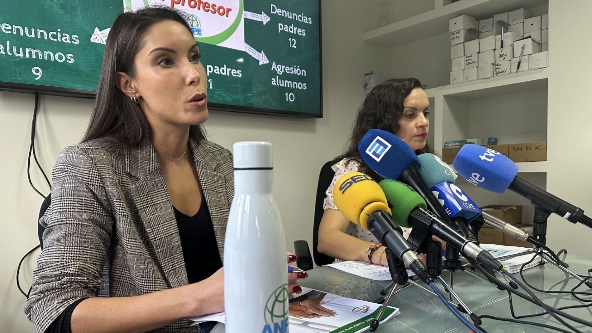 ANPE detecta 50 casos de acoso a profesores en Asturias, durante el ...