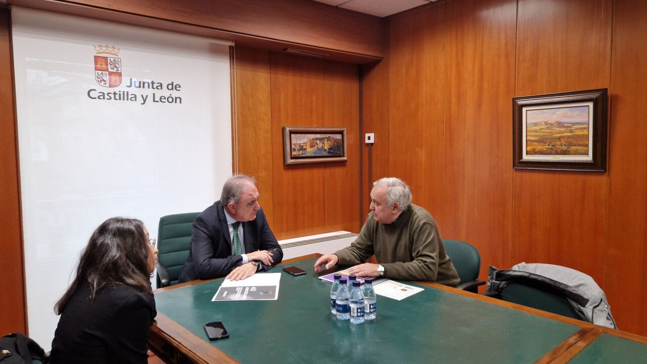 La Junta de Castilla y León recibe a la Asociación Cultural Muriel con ...