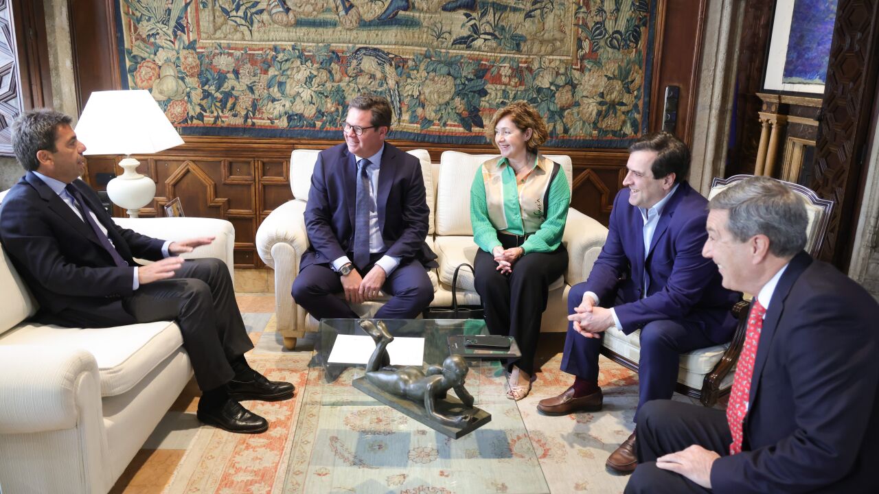 Mazón mantiene un encuentro con el presidente, el director general y la ...