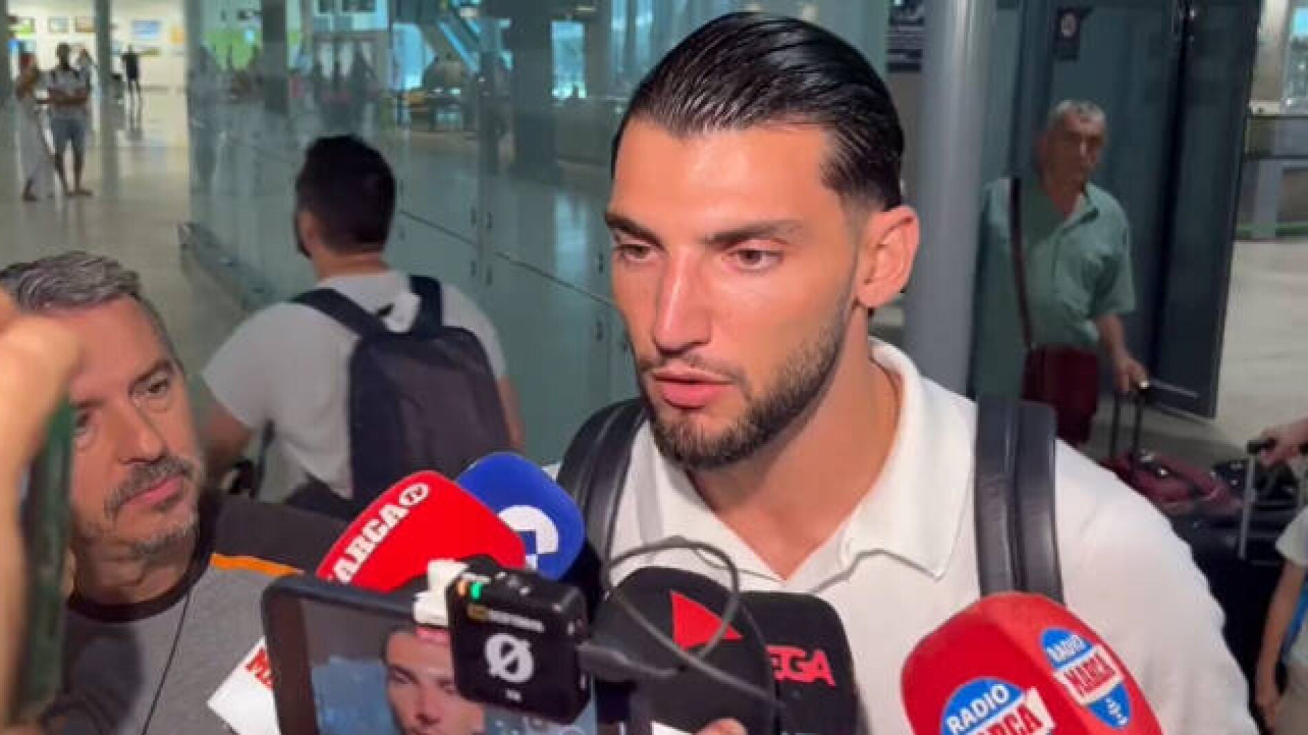 Rafa Mir, detenido por un presunto delito de agresión sexual | Onda ...