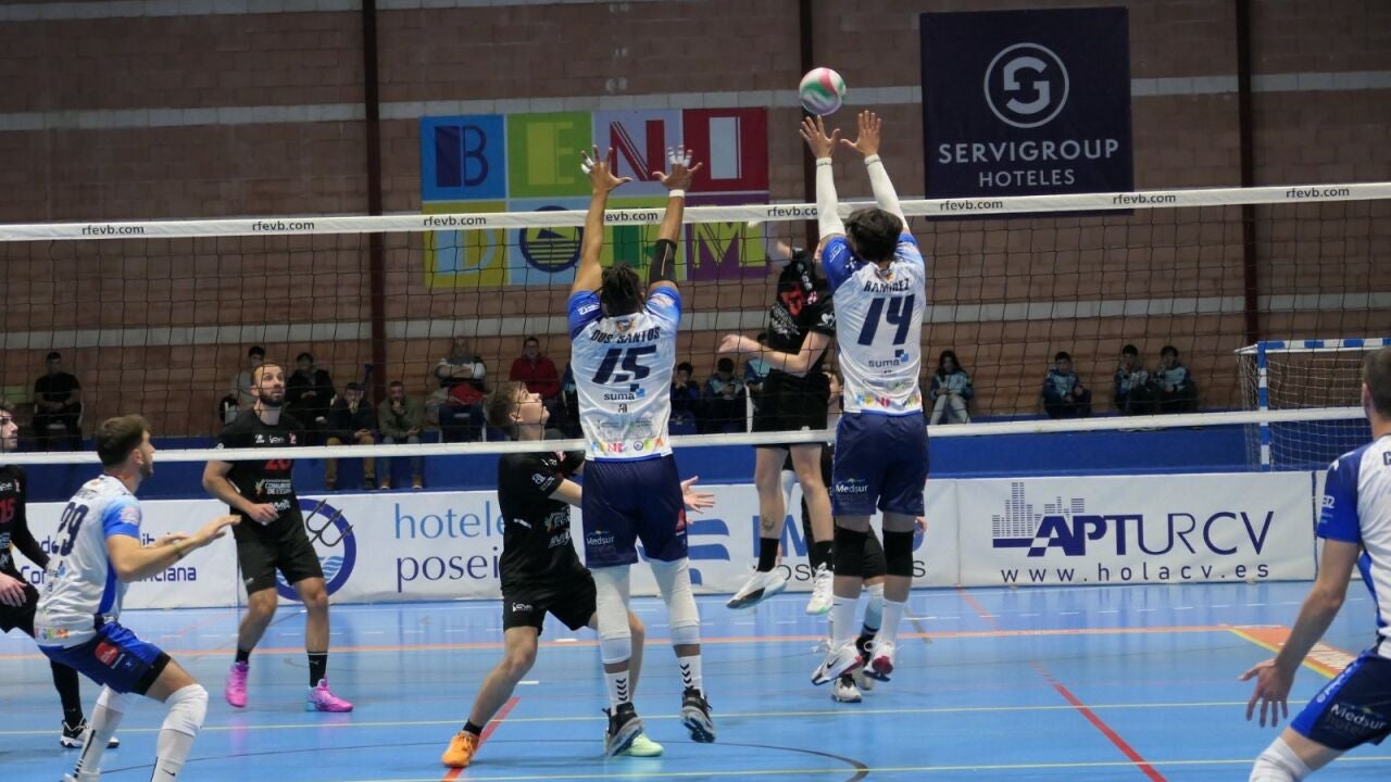 Cara y cruz para los equipos masculino y femenino del Servigroup Playas ...