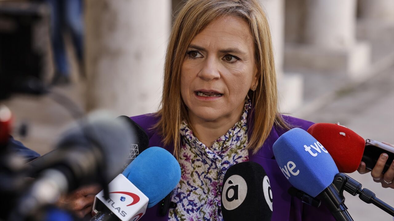 La Fiscalía exime de responsabilidad penal a la delegada del Gobierno y ...