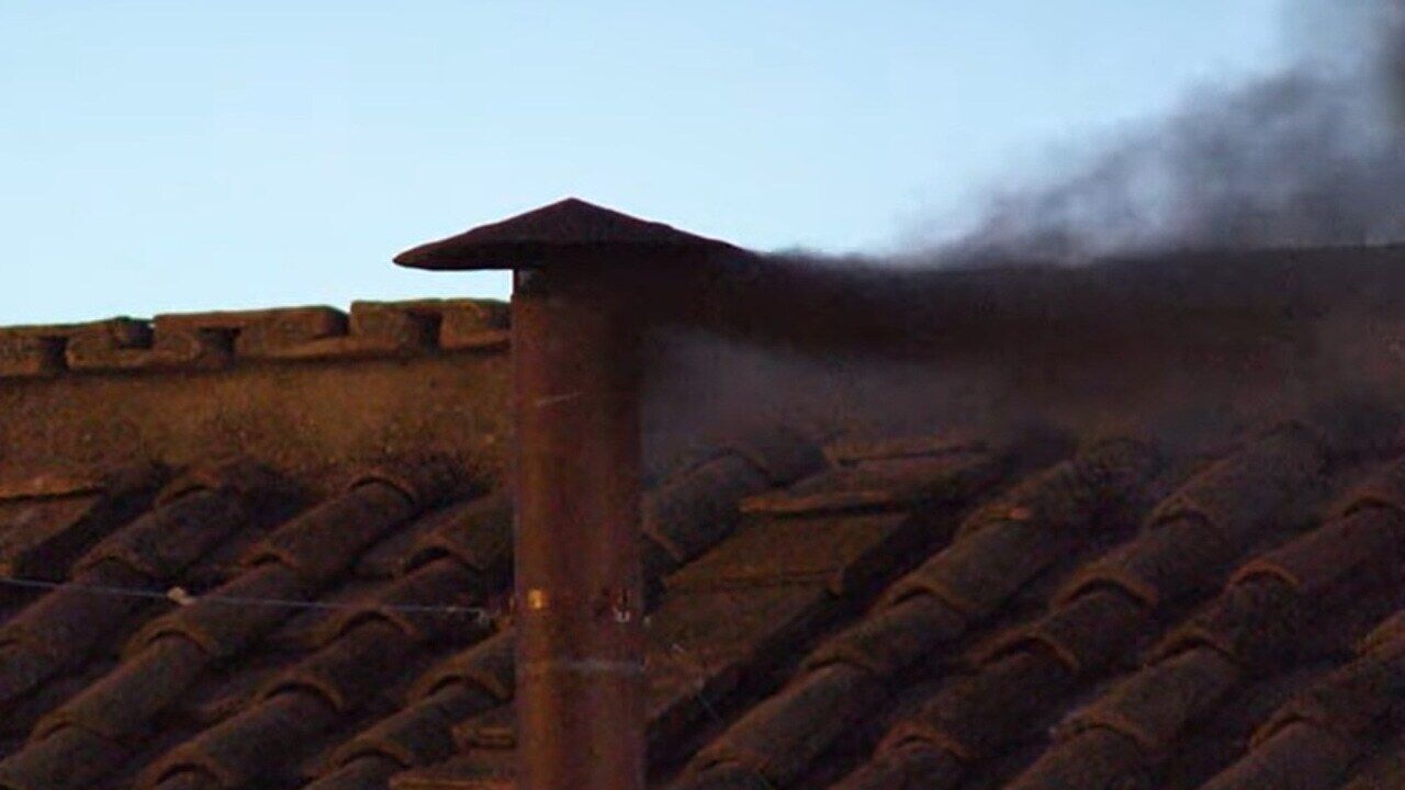 Tertulia: ¿Por qué tardó tanto en salir la fumata del Vaticano? | Onda ...