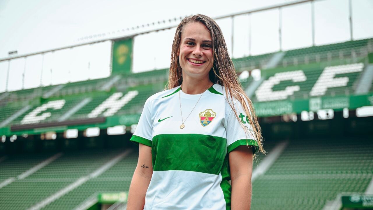 Paula Arce continuará en el Elche CF Femenino en la temporada 2025/26 ...