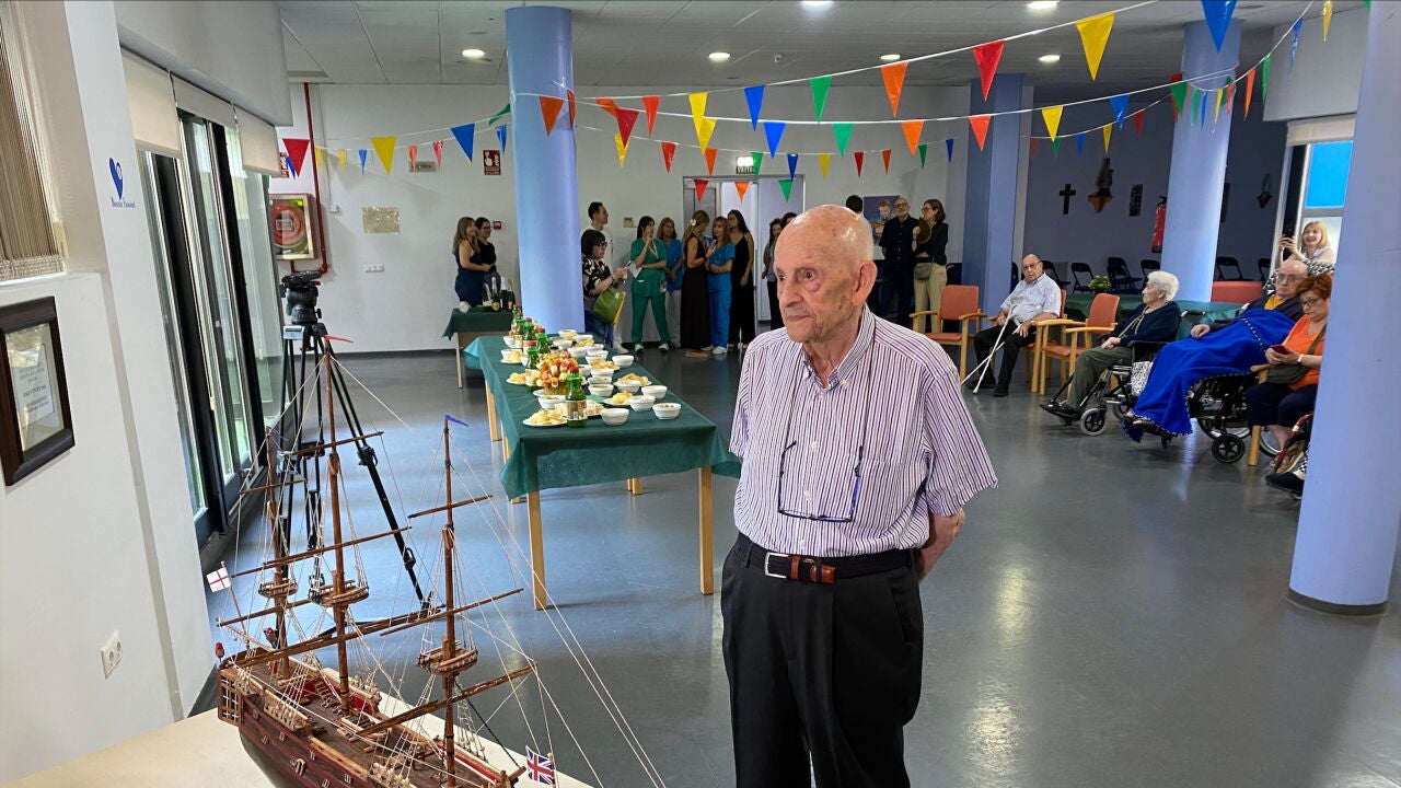 Antonio Giménez, el carpintero que ha replicado un barco emblemático a ...