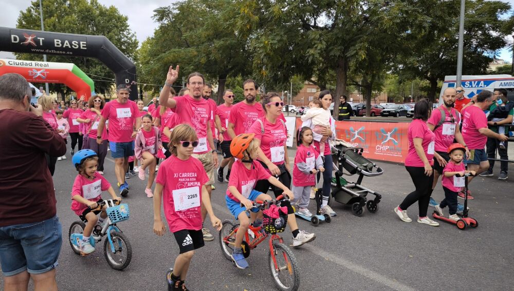 2.500 personas se suman este año a la Marea Rosa de AMUMA en Ciudad Real | Onda Cero Radio