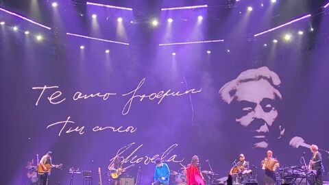 El 'Último Vals' de Joaquín Sabina en el Roig Arena de Valencia | Onda ...