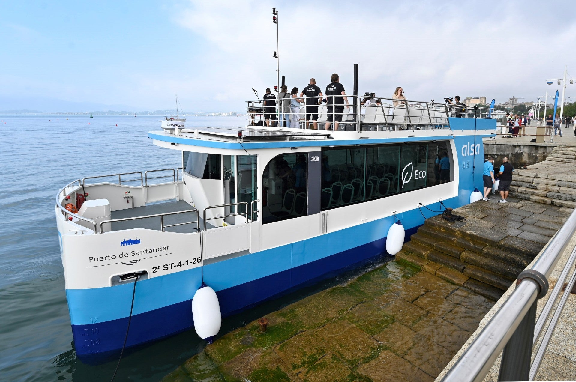 Alsa comienza a operar la ruta por la bahía entre Santander, Pedreña y ...