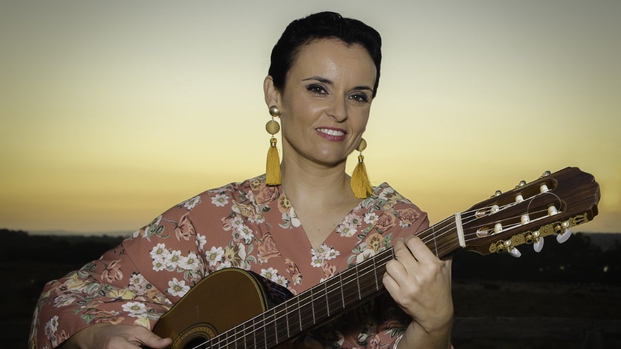 La cantante oriolana, María Sabater, publica su primer disco tras toda ...