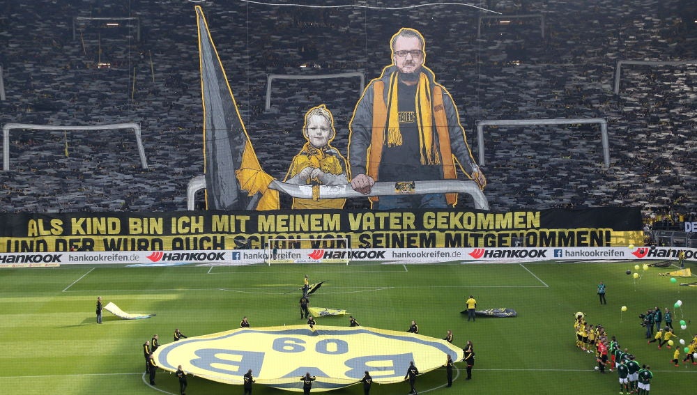 El espectacular tifo del Borussia Dortmund que sin duda te emocionará ...