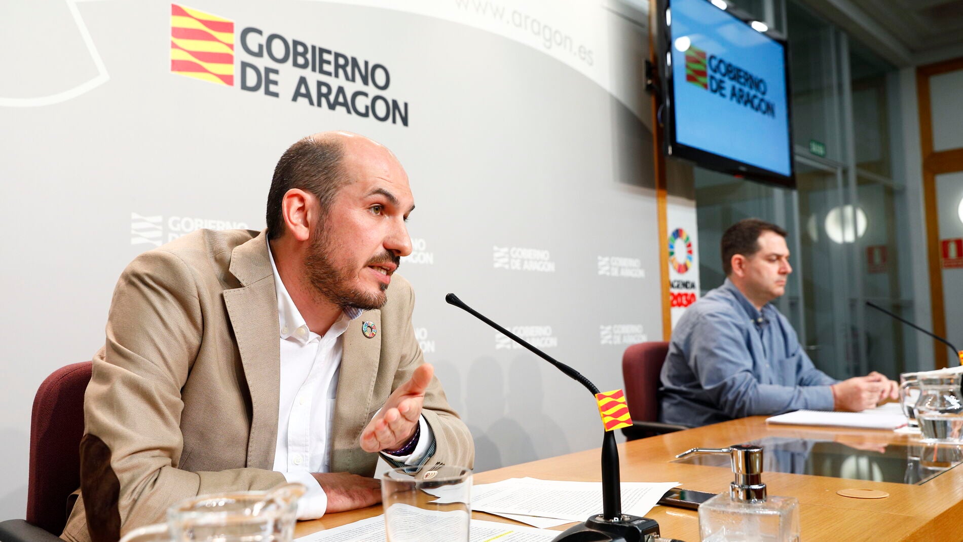 Lambán descarta cesar a Bayona y sigue adelante con la unión de ...