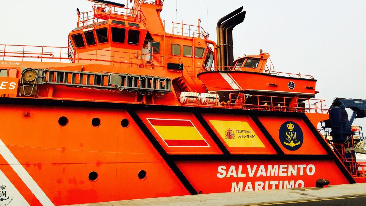 Los últimos migrantes que llegaron en patera a Mallorca se juntaron en ...