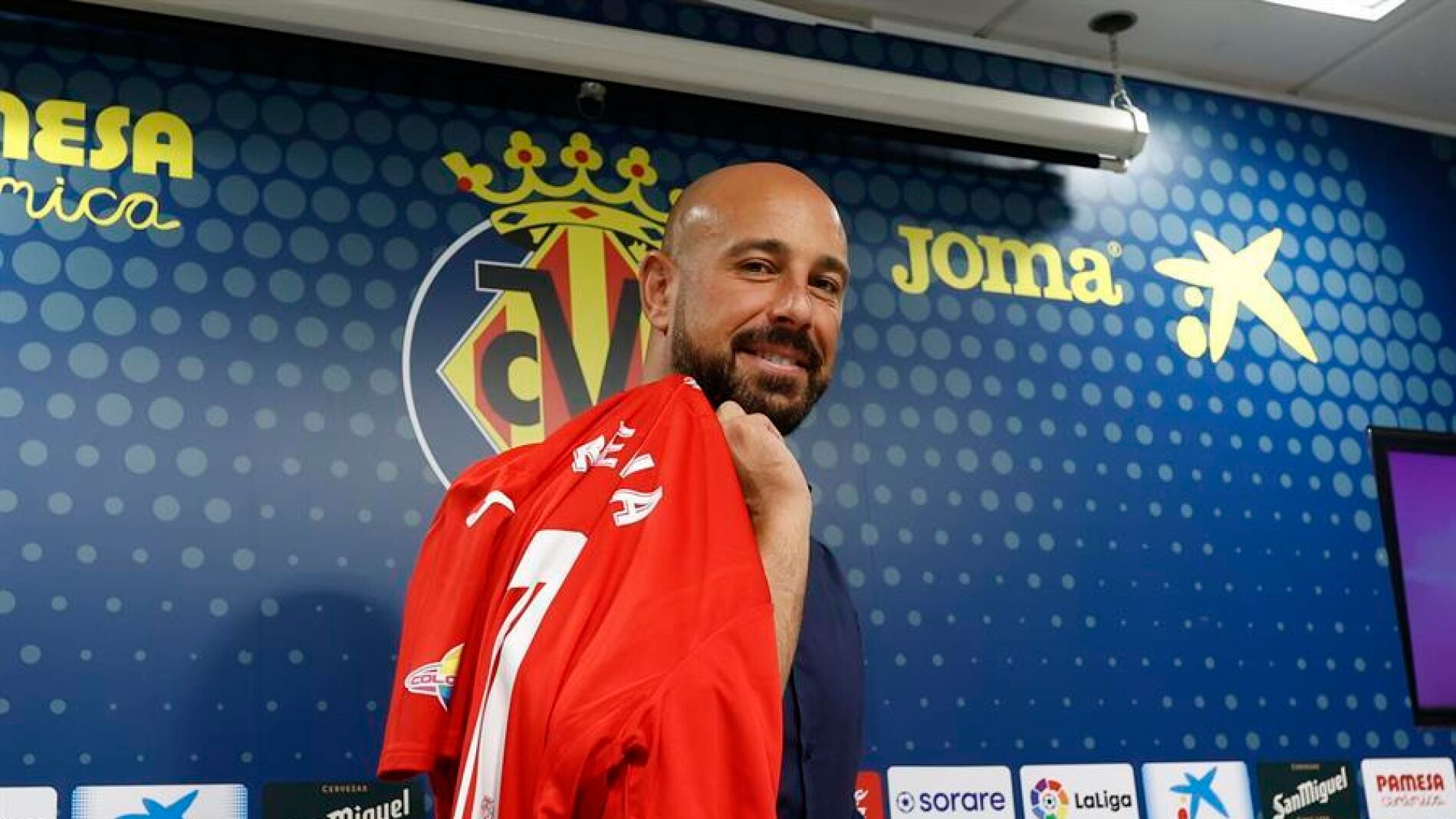 Pepe Reina, primera baja confirmada para la próxima temporada | Onda ...