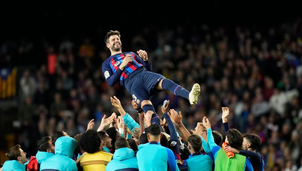 Así ha sido el homenaje a Piqué en el Camp Nou en su último partido ...