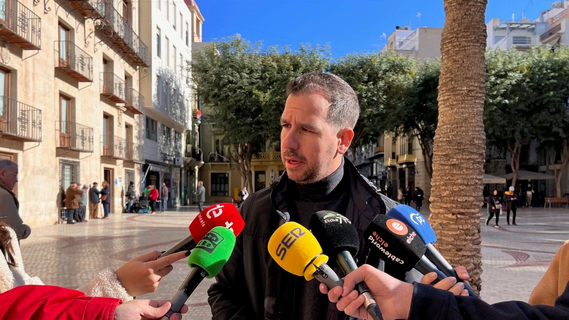 El concejal José Navarro deja el Ayuntamiento de Elche para “proteger ...