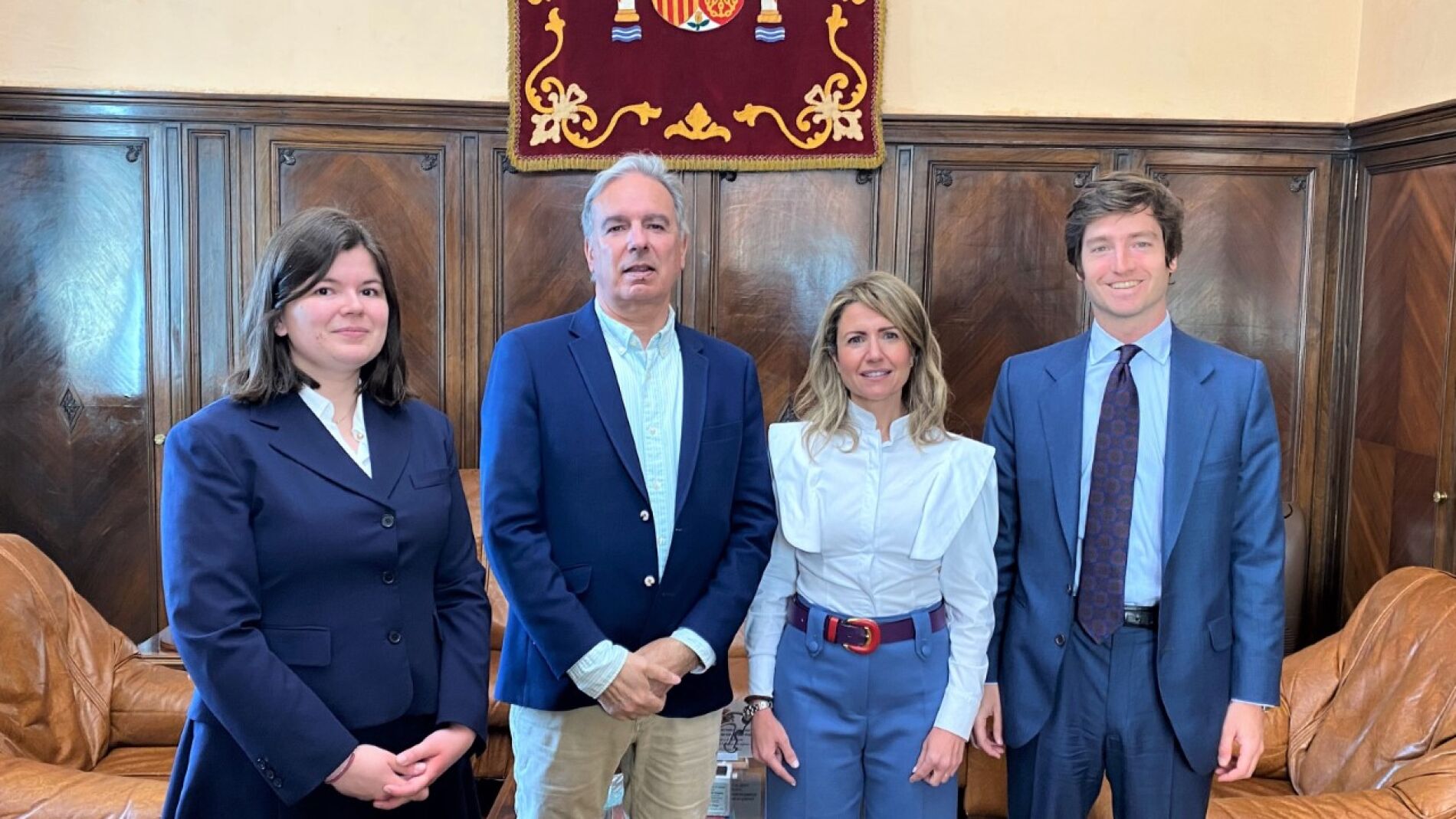 El subdelegado del Gobierno recibe a la nueva Abogada del Estado en ...