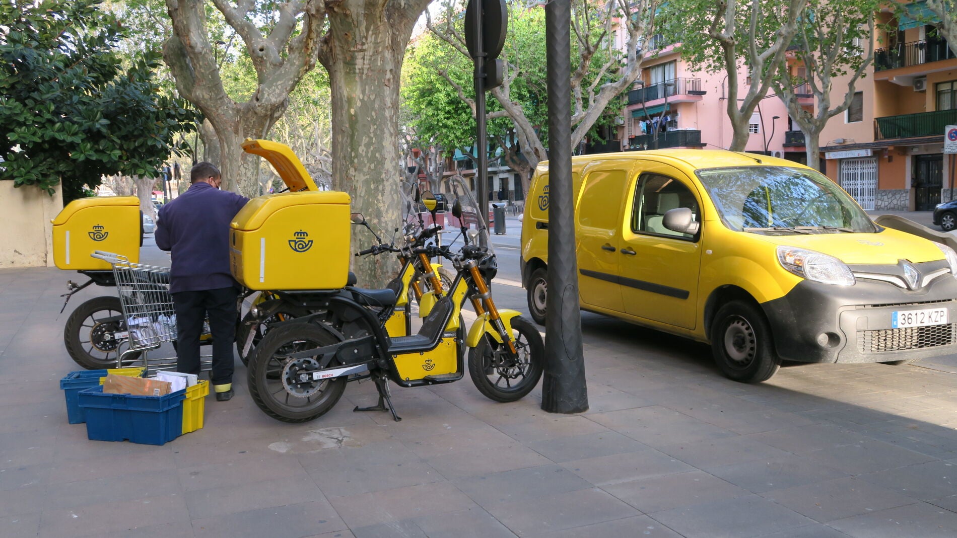 El CSIF denuncia que la falta de dos carteros en Elche deja sin ...