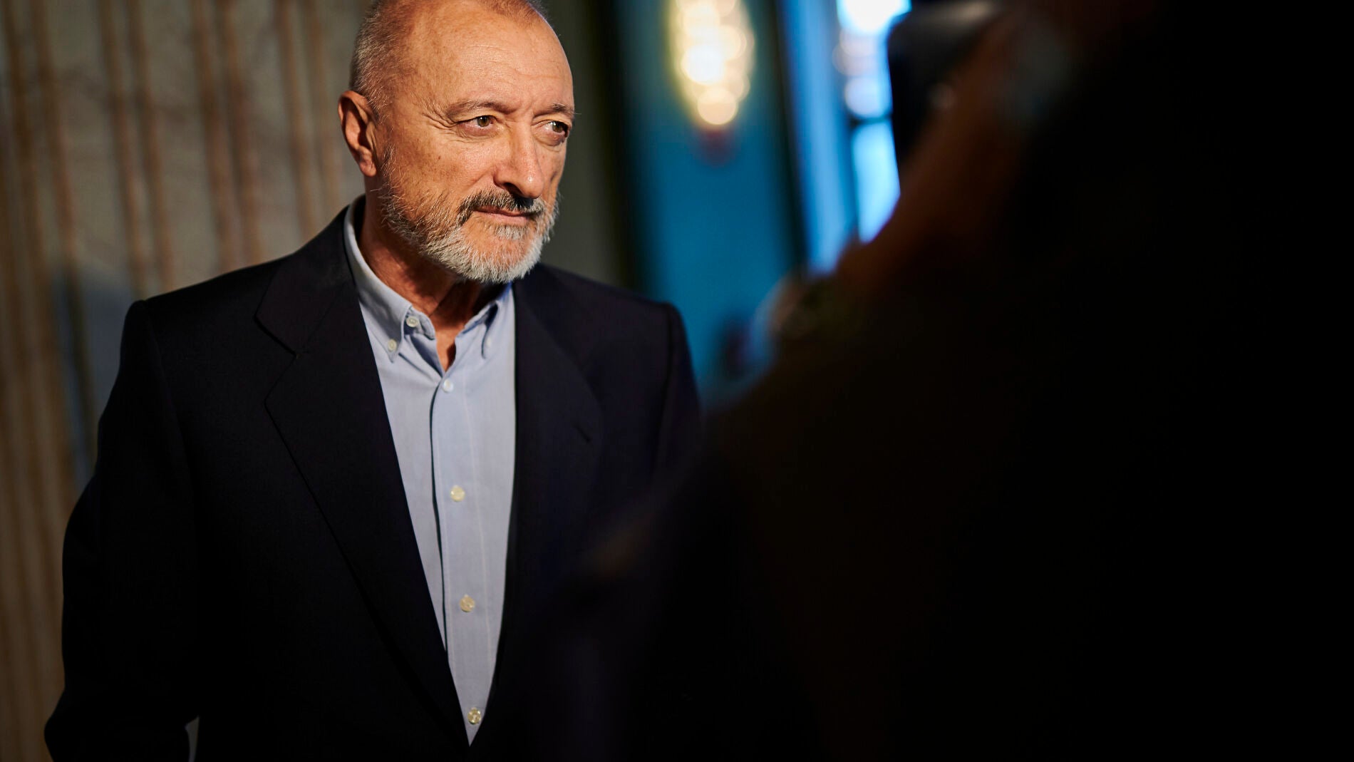 Pablo Iglesias acusa a Pérez Reverte de apoyar a Israel y el escritor ...