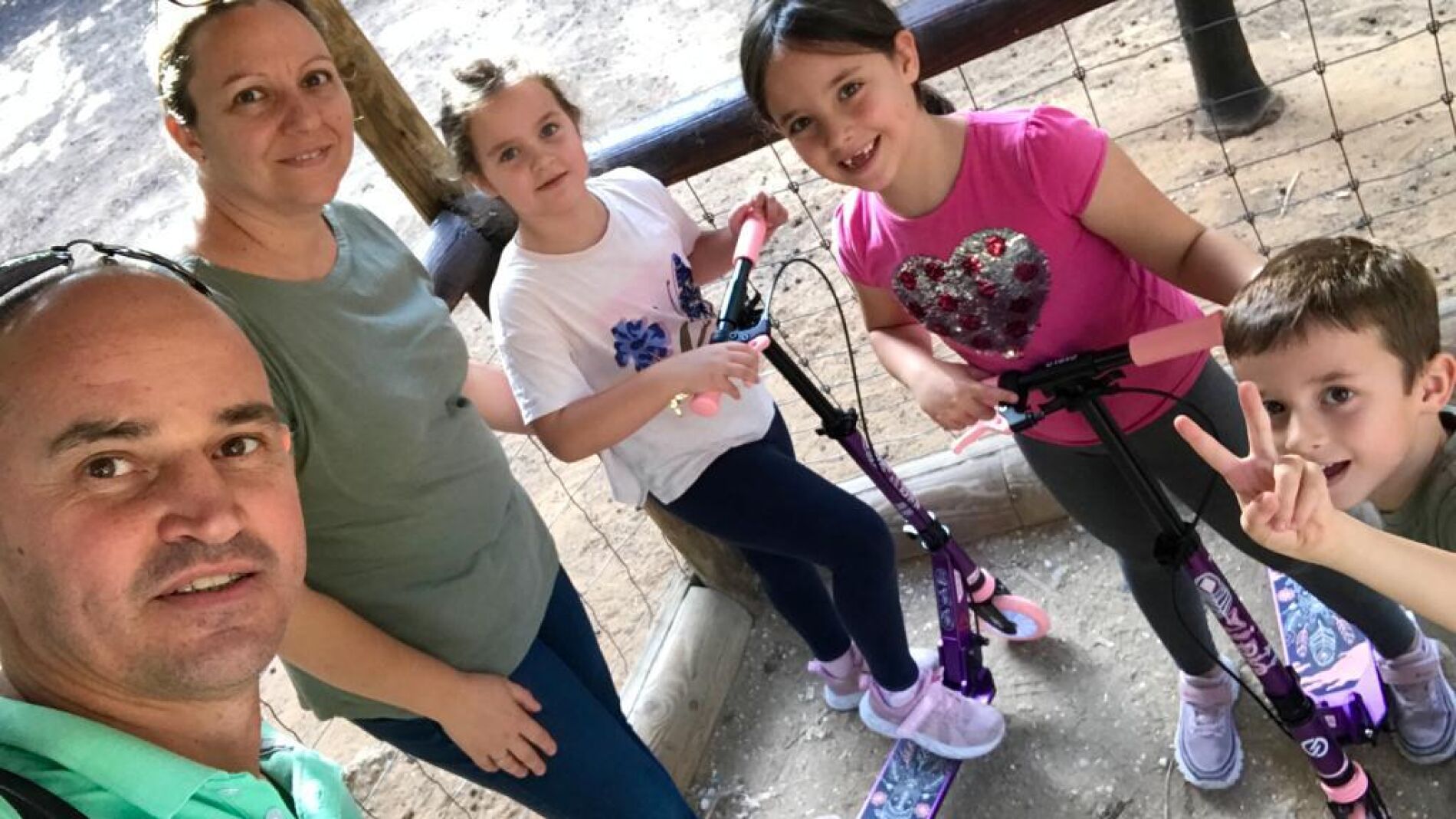 Llega a España la familia mallorquina que residía en Israel | Onda Cero ...