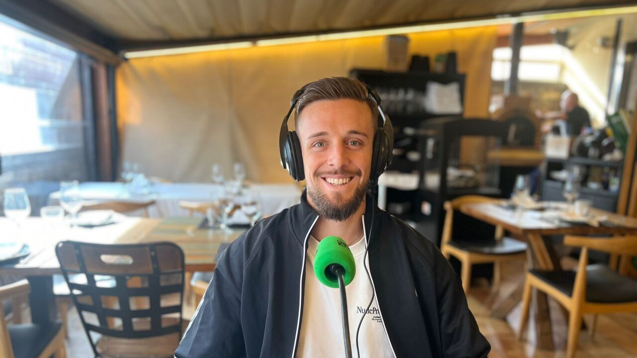 Genaro, jugador del Málaga CF: "El cartel de favoritos tenemos que ...