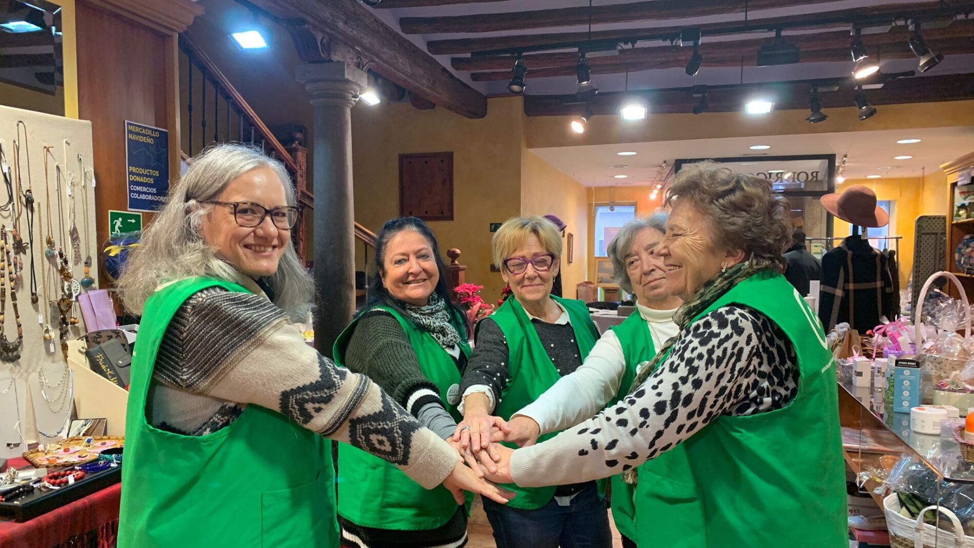 La AECC mantiene abierto el mercadillo en Huesca con precios más bajos ...