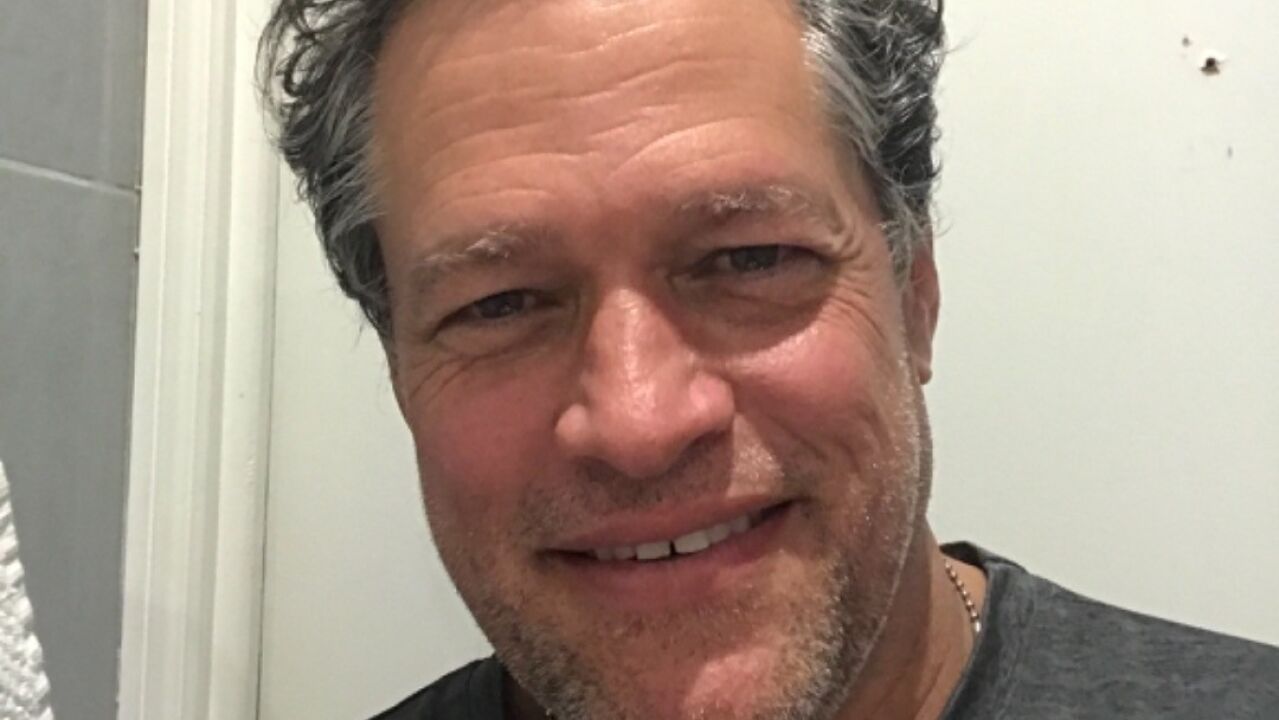 Muere el actor David Gail, conocido por su papel en la serie 'Sensación ...