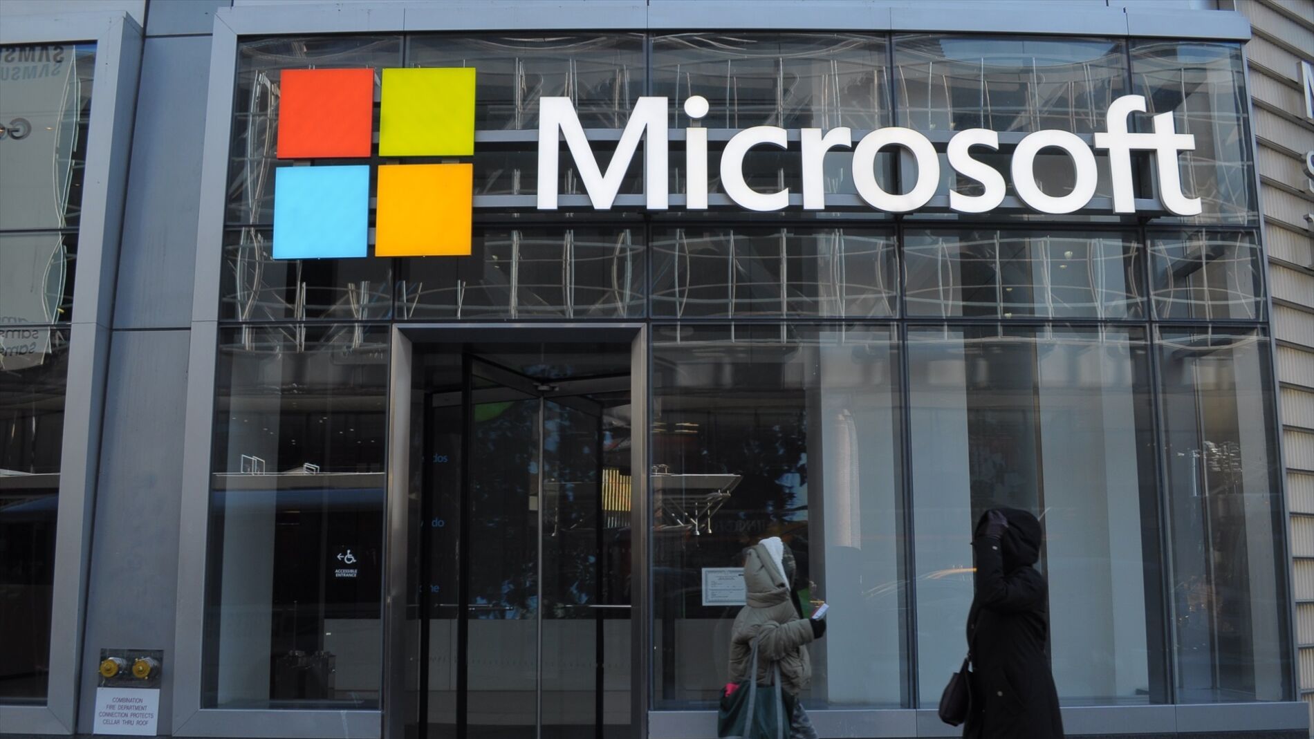 Microsoft se alía con 16 empresas para crear en España un centro de ...