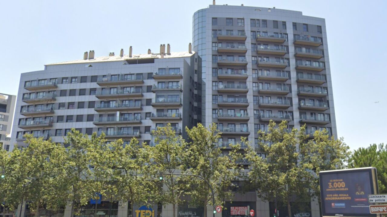 Así era el edificio incendiado en Valencia: 138 viviendas, 14 plantas y ...