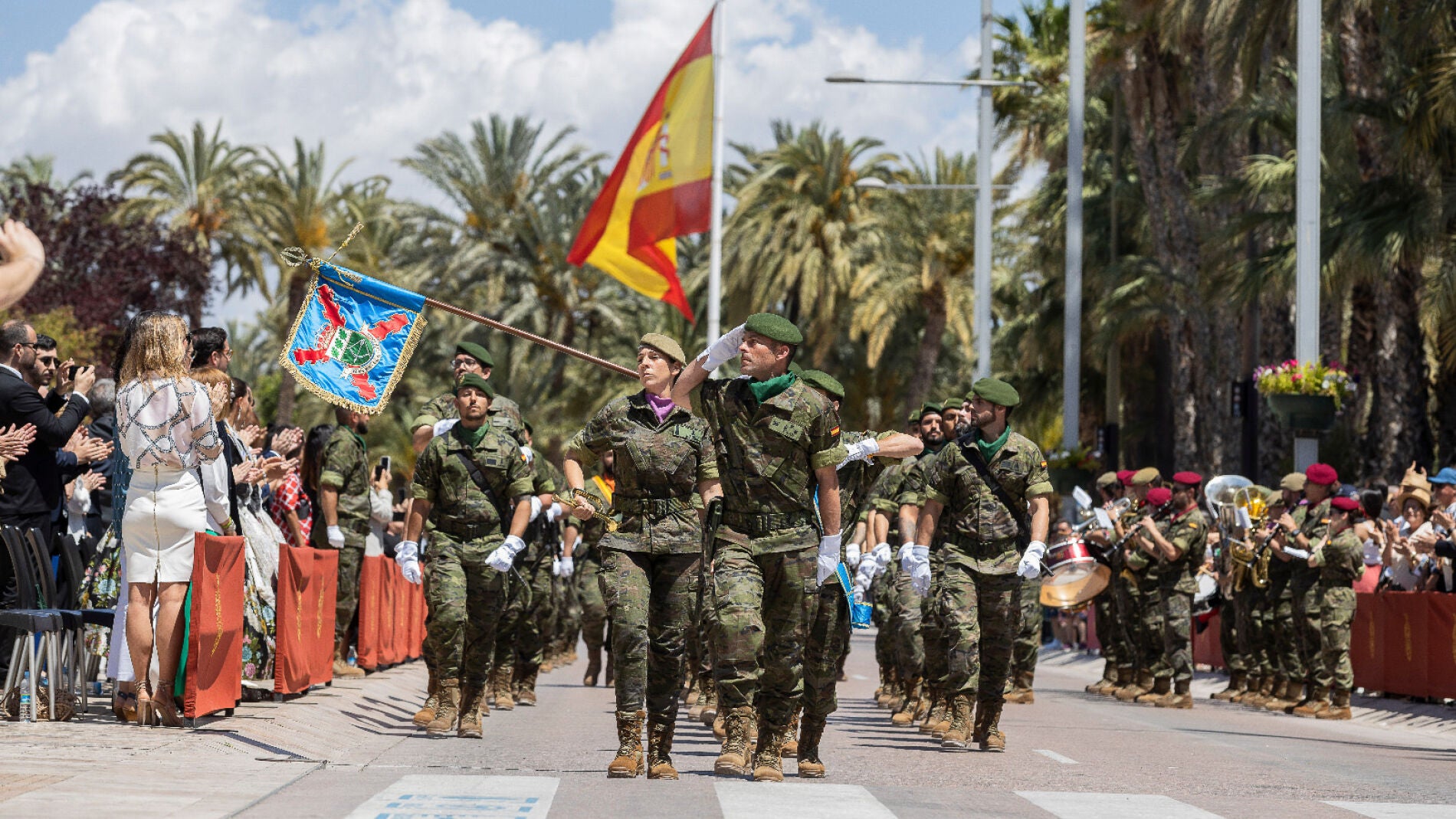 El Paseo de la Estación de Elche viste sus mejores galas en el acto de ...