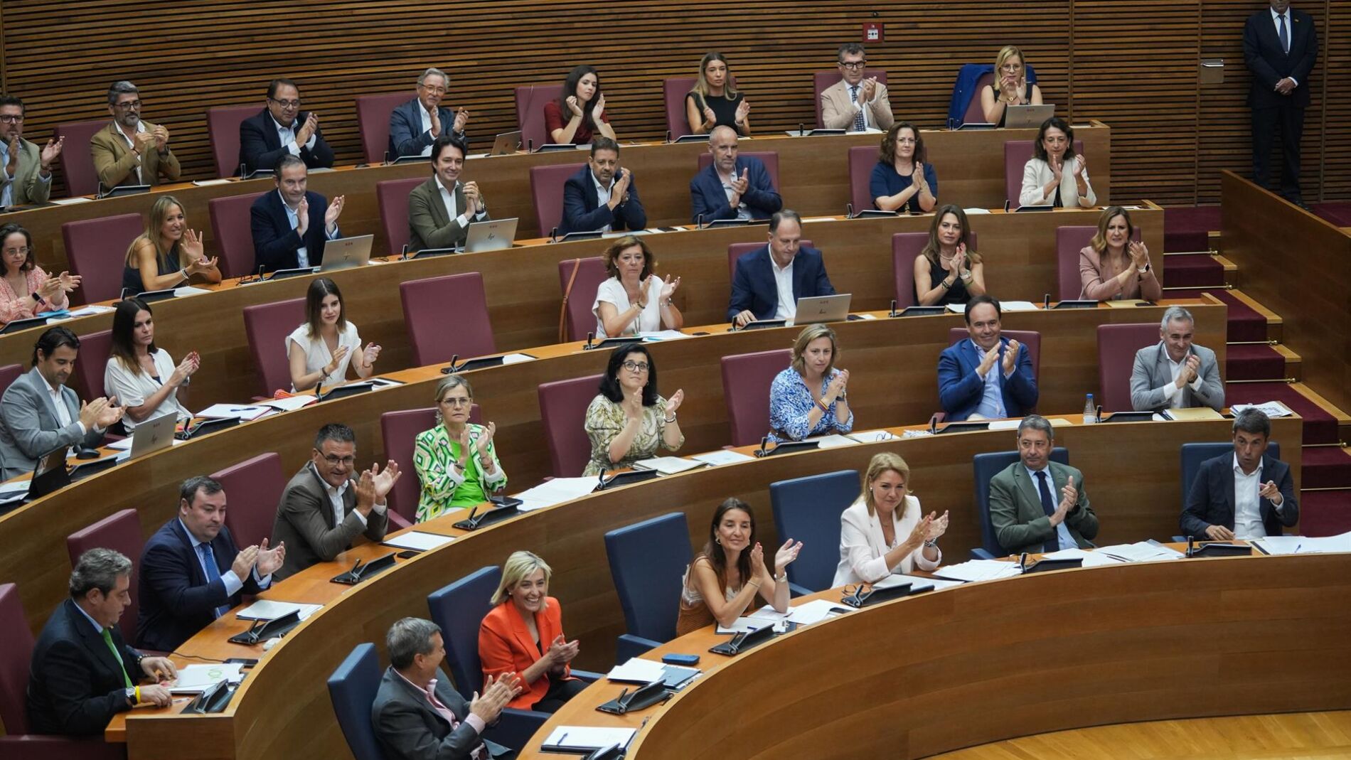 Eduardo Beut toma posesión como director de la Agencia Valenciana ...