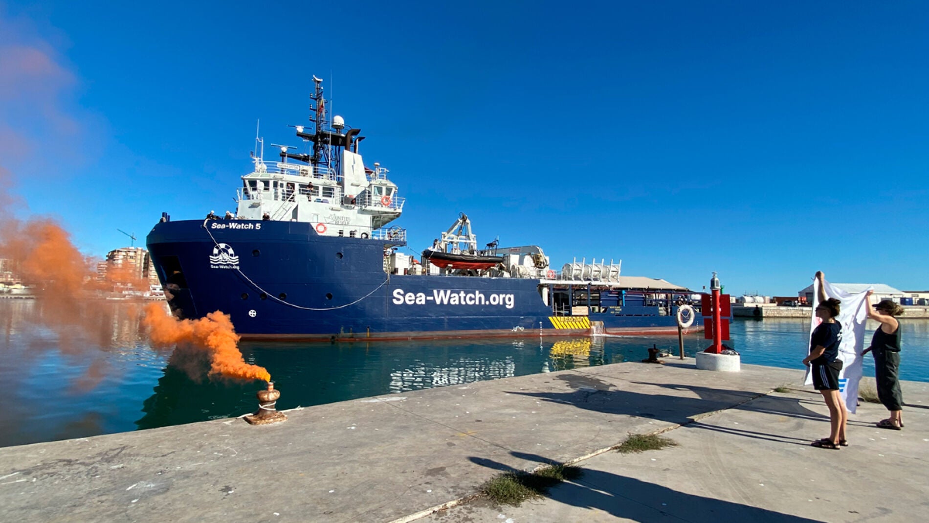 El barco de rescate humanitario Sea Watch 5 vuelve a Vinaròs tras 10 ...