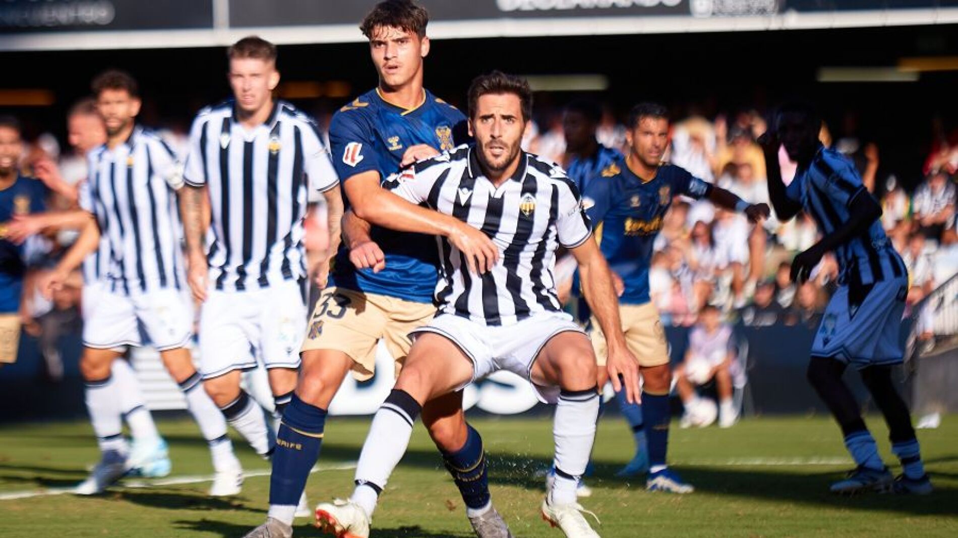 Pepe Mel mira a la cantera para salvar al Tenerife | Onda Cero Radio