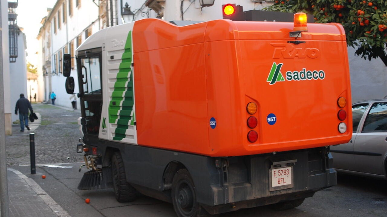 Sadeco recoge 162.040 kilos de basura el primer fin de semana de Feria | Onda Cero Radio