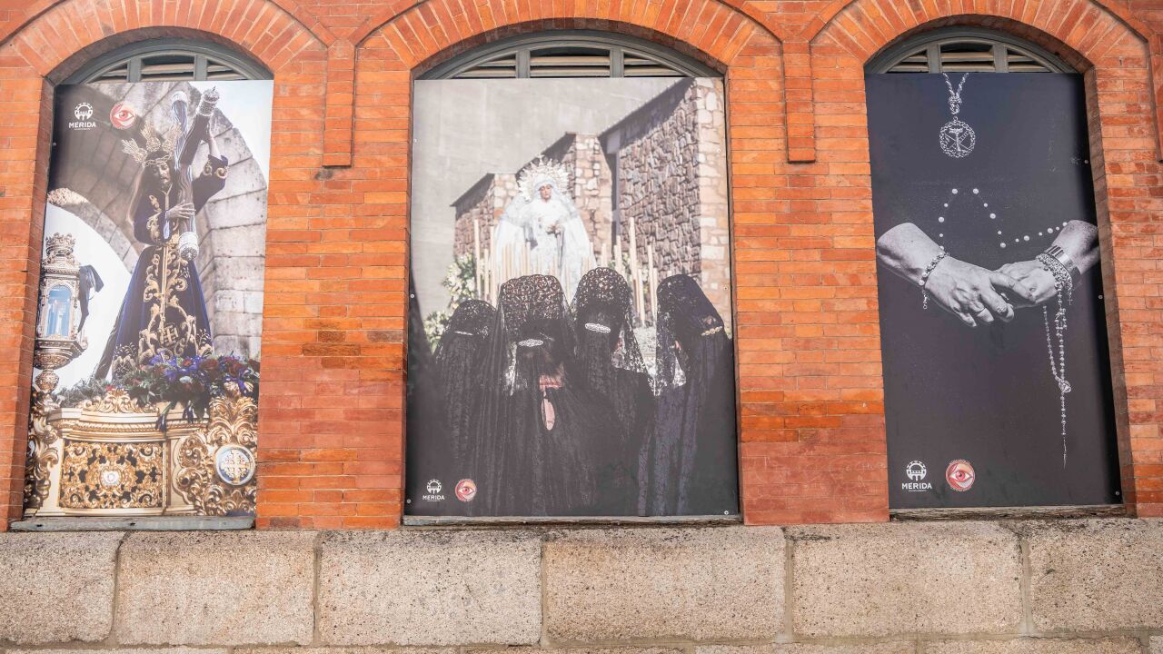 Ya podemos ver la exposición fotográfica sobre la Semana Santa de ...