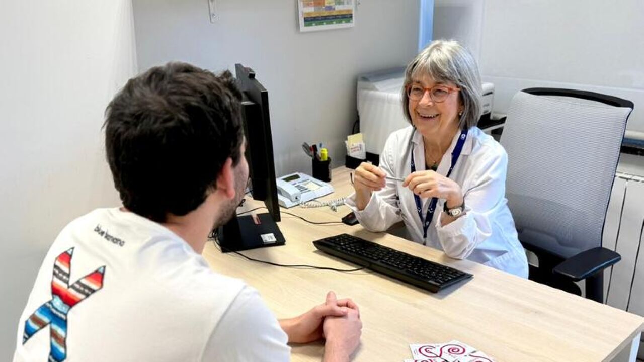 Cerca de 6.200 vascos con VIH reciben tratamiento para que el virus sea ...