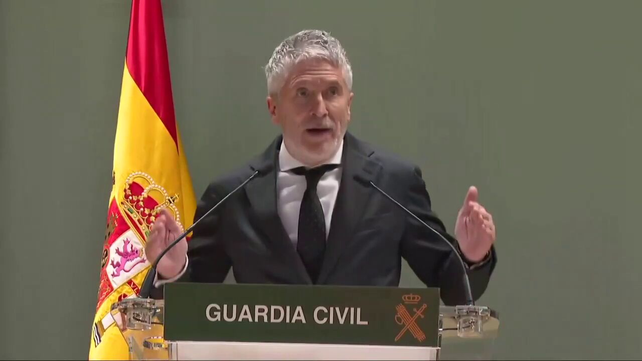 Las evasivas de Marlaska sobre el Alvia: no responde e impide una ...