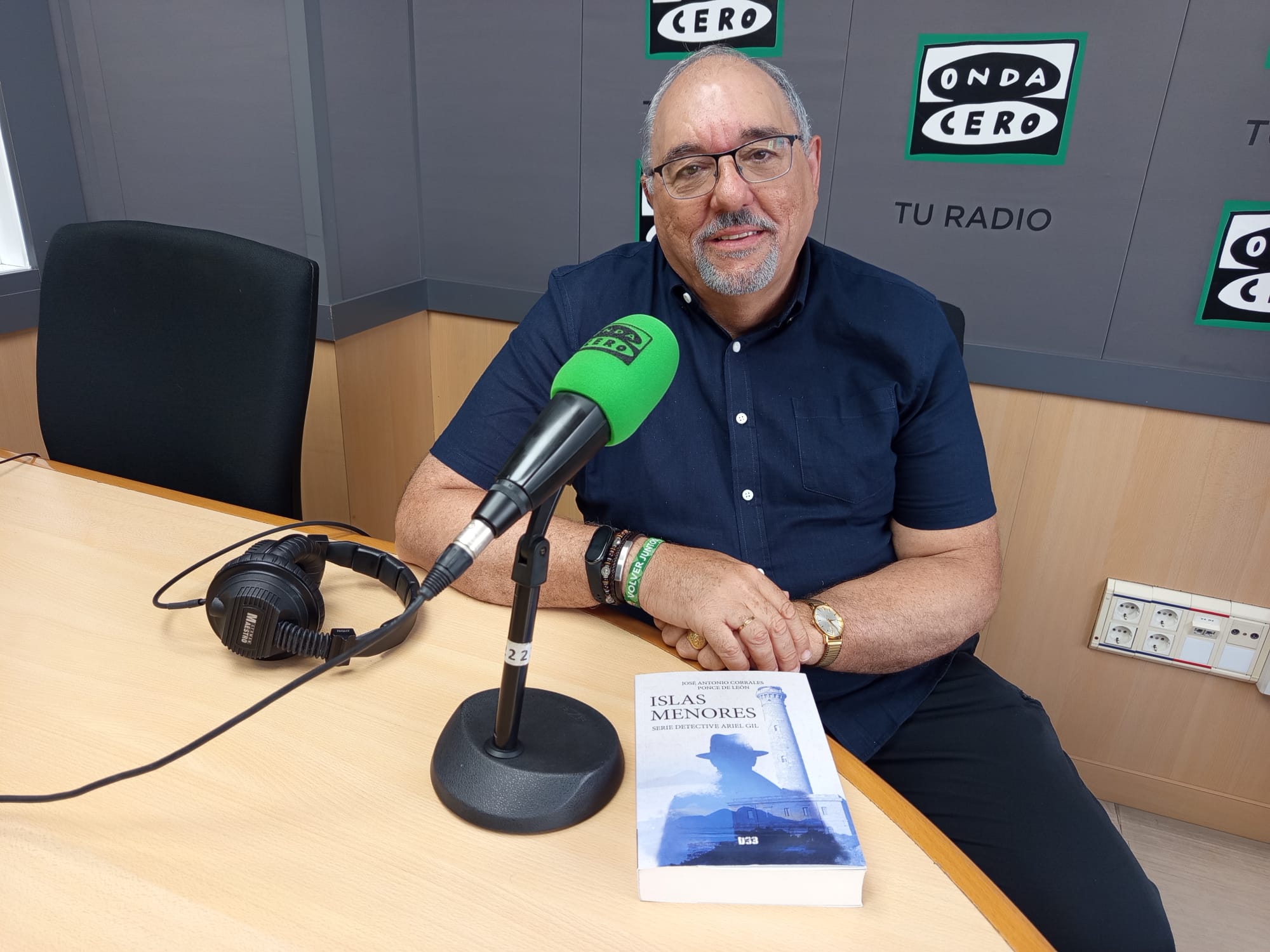 Así es 'Islas menores' la quinta novela del ilicitano José Antonio ...